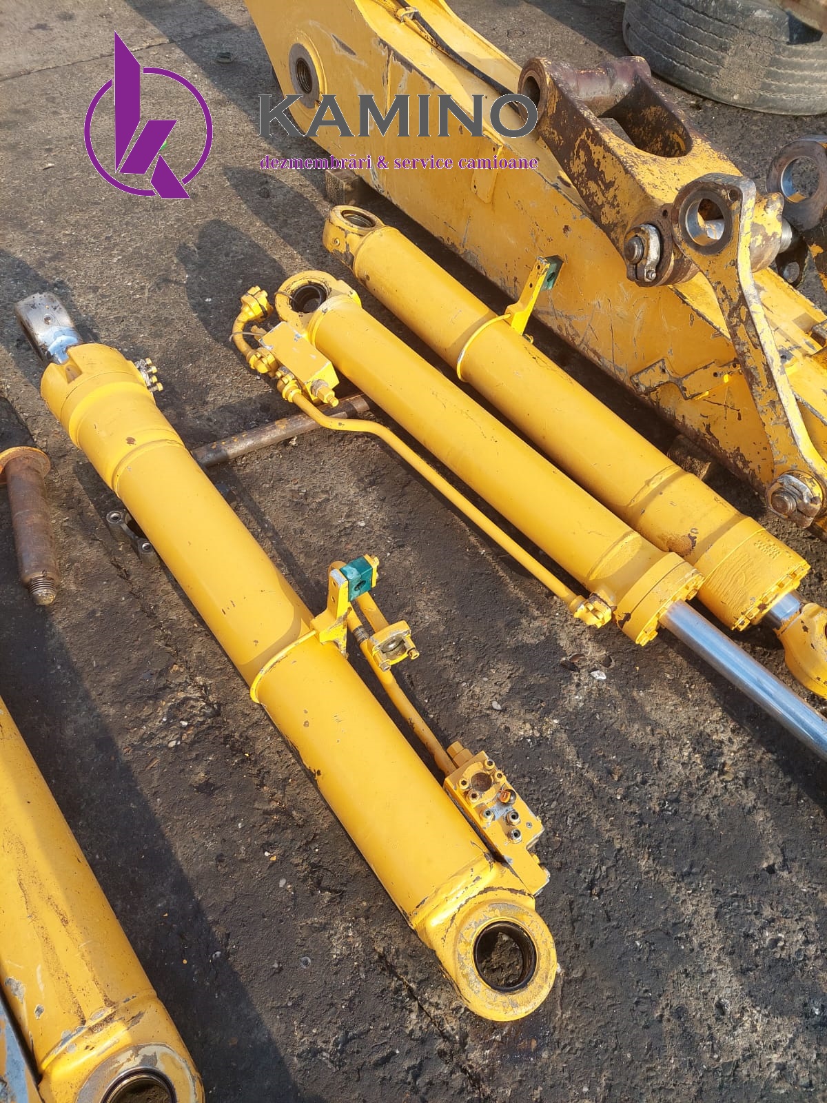 Cilindru brat excavator Liebherr - Kamino